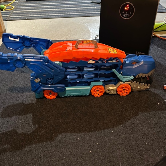 Hot Wheels | Toys | Hot Wheels Ultimate Trex Transporter | Poshmark